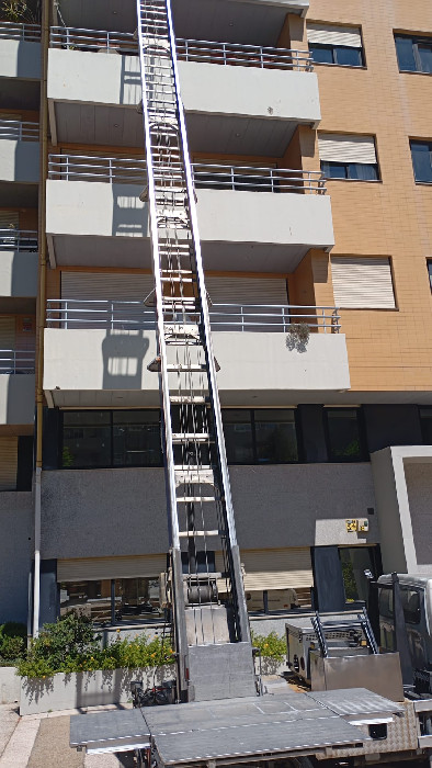 ELEVADOR EXTERIOR :: Marcone & Rocha, Lda.